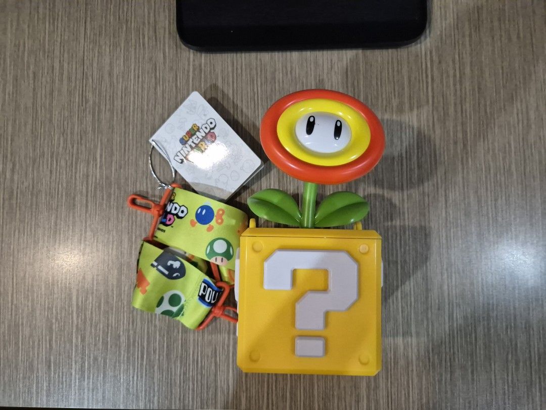 Universal Studios Hollywood Super Mario One Up Water Container, Hobbies ...