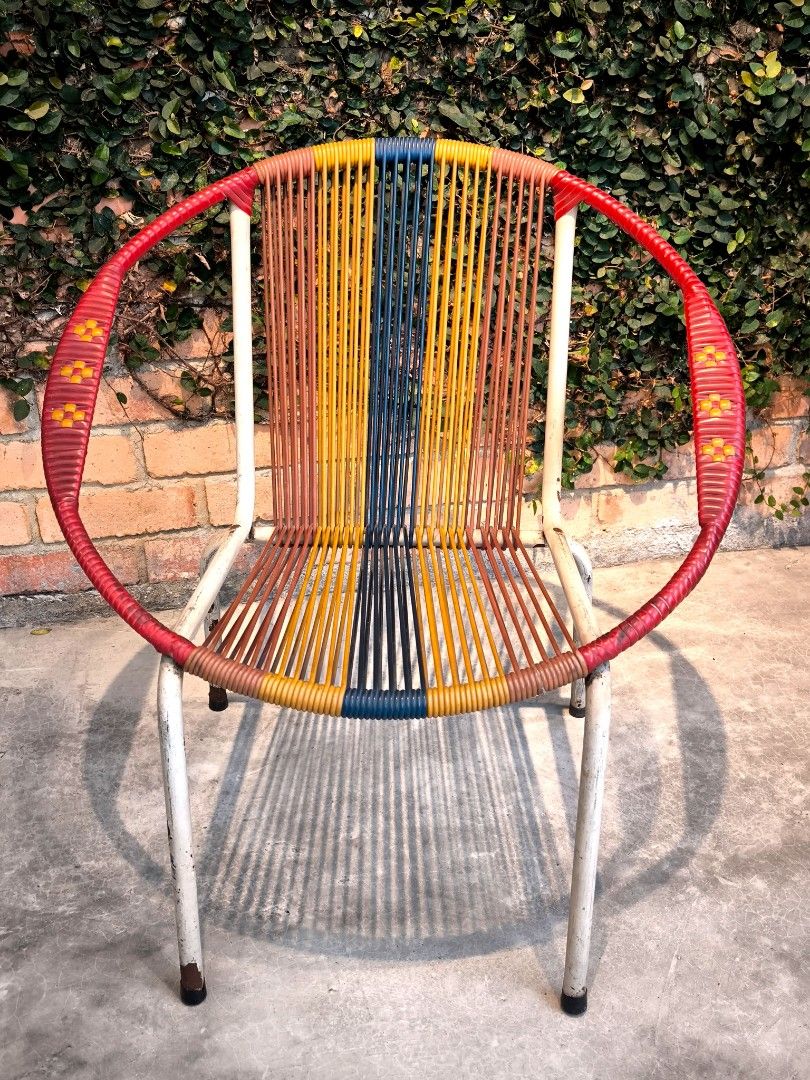 Vintage Old School Traditional Round Strings Chair Deco Collectibles ...