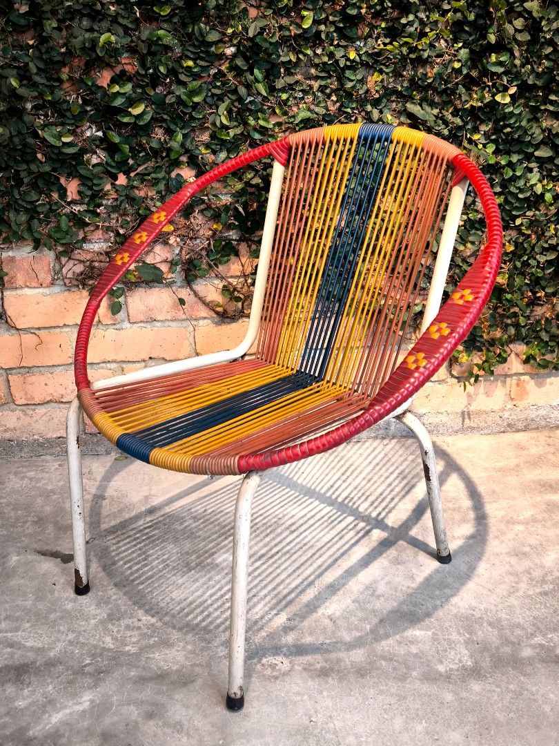Vintage Old School Traditional Round Strings Chair Deco Collectibles ...