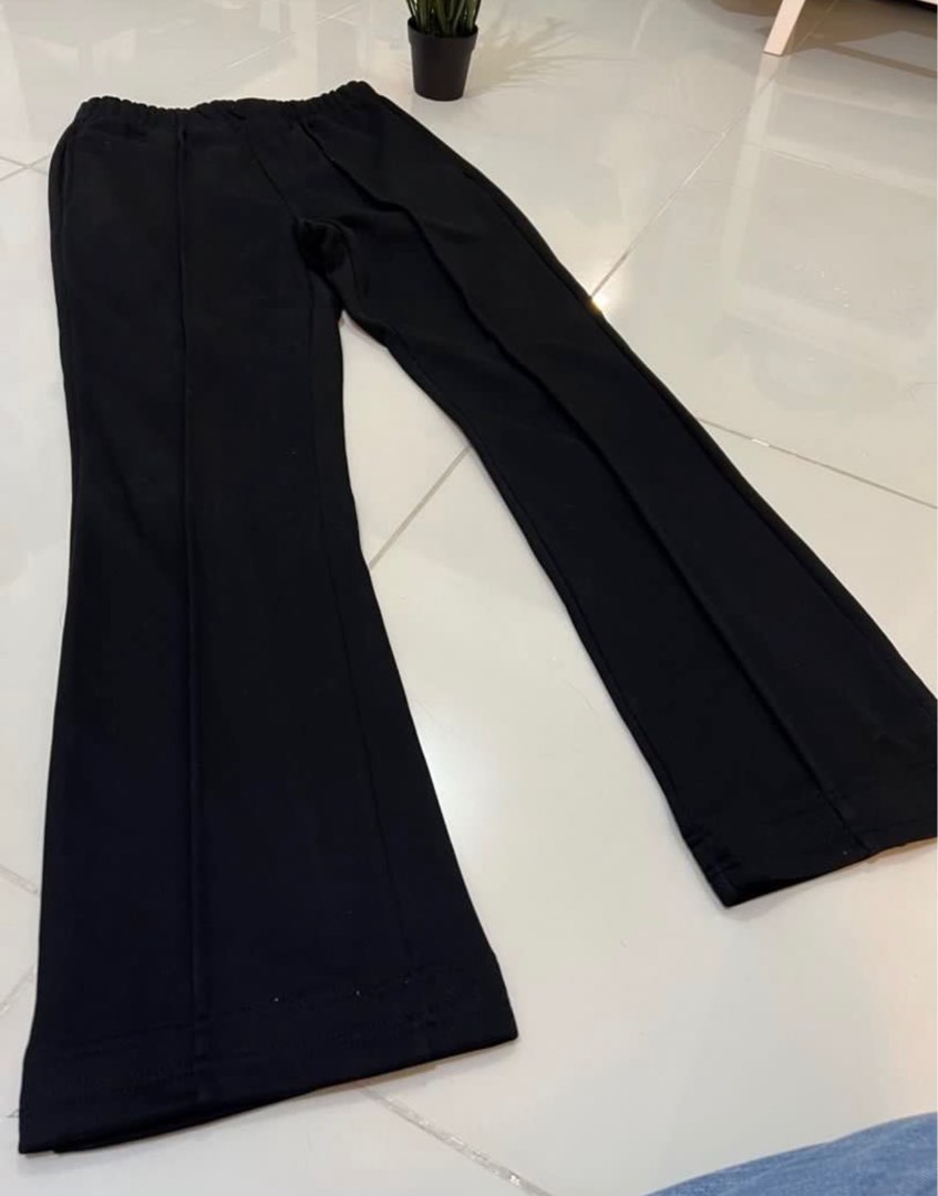 Vuja De Pleated Flared Pants, Men's Fashion, Bottoms, Joggers on Carousell