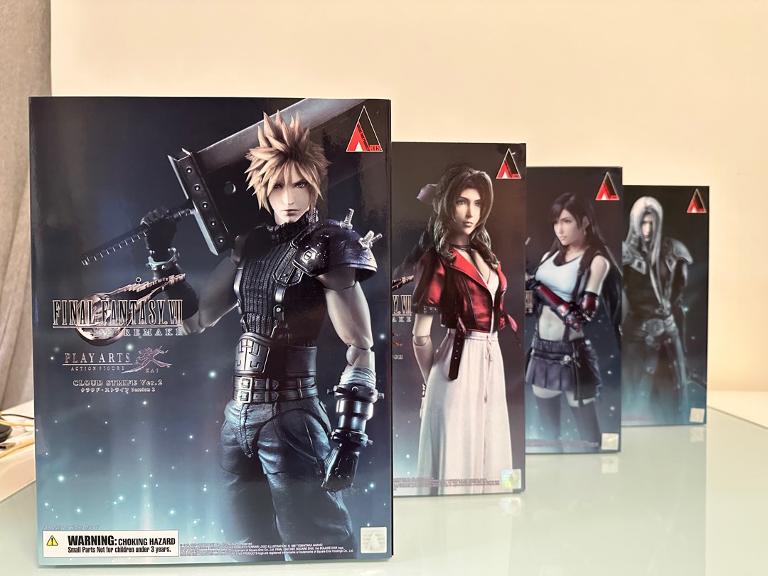 全新 FINAL FANTASY VII PLAY ARTS ACTION FIGURA KAI, 興趣及遊戲, 玩具 & 遊戲類 - Carousell