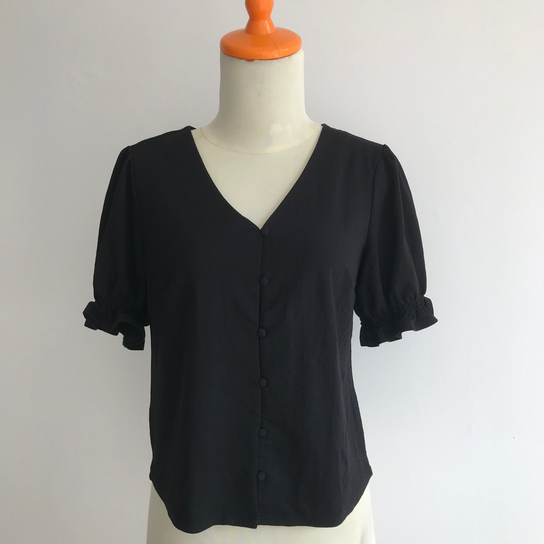 ANKO Atasan Buttons Hitam, Fesyen Wanita, Pakaian Wanita, Atasan di ...