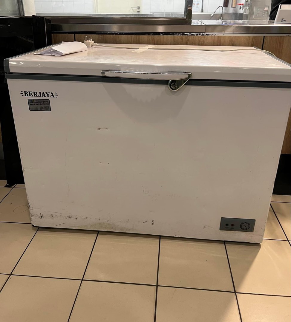 Berjaya chest chiller, TV & Home Appliances, Kitchen Appliances ...