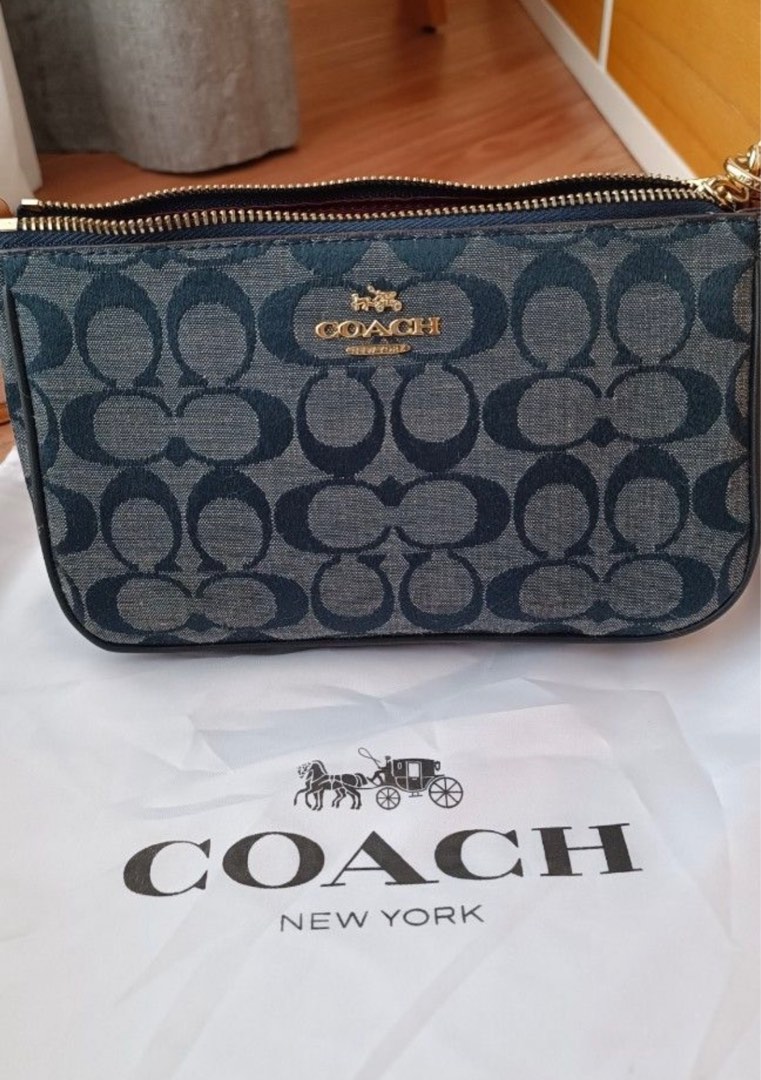 Coach Top Handle Pouch In Signature, Barang Mewah, Tas & Dompet di ...