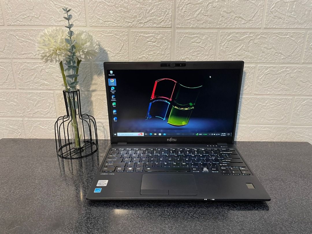 Fujitsu Lifebook U9310 Intel Core i7-10610U RAM 16GB DDR4 Fujitsu Lifebook U9310 Intel Core i7-10610U RAM 16GB DDR4