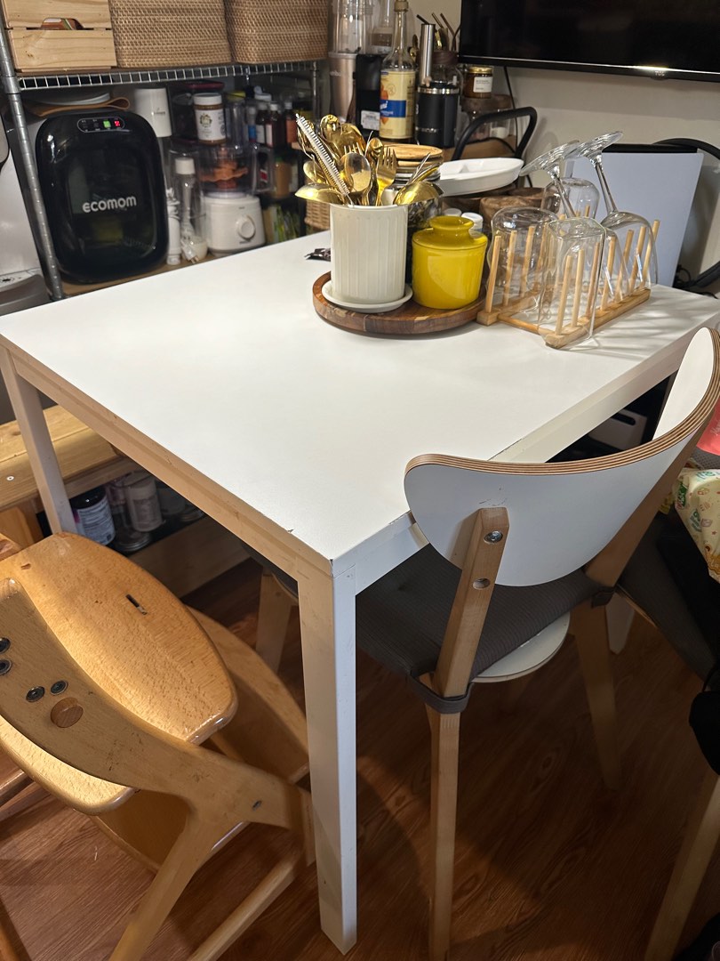 IKEA Vangsta Extendable Table, Furniture & Home Living, Furniture ...