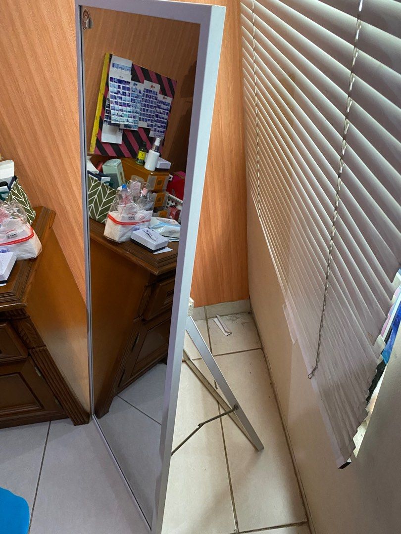 Kaca standing putih, Perabotan Rumah di Carousell