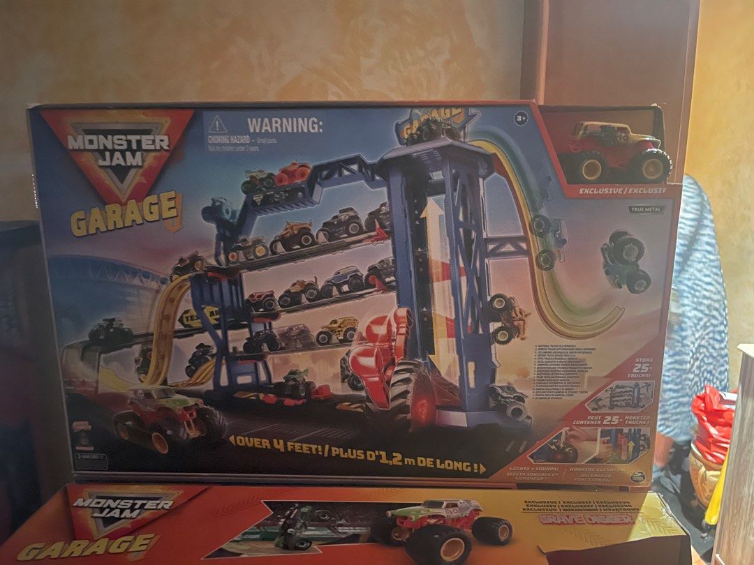 Monster Jam Garage Playset and Storage, Hobbies & Toys, Toys & Games on ...