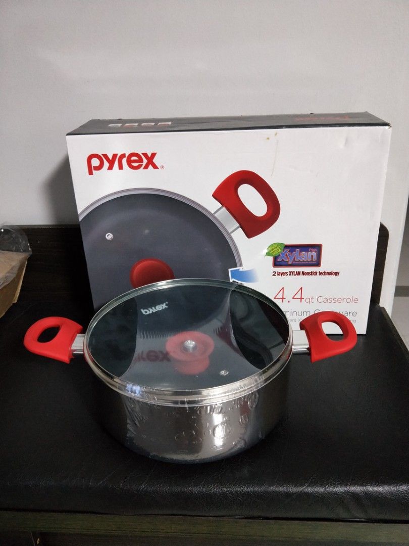 Pyrex non stick cooking pot 24cm, Furniture & Home Living, Kitchenware ...