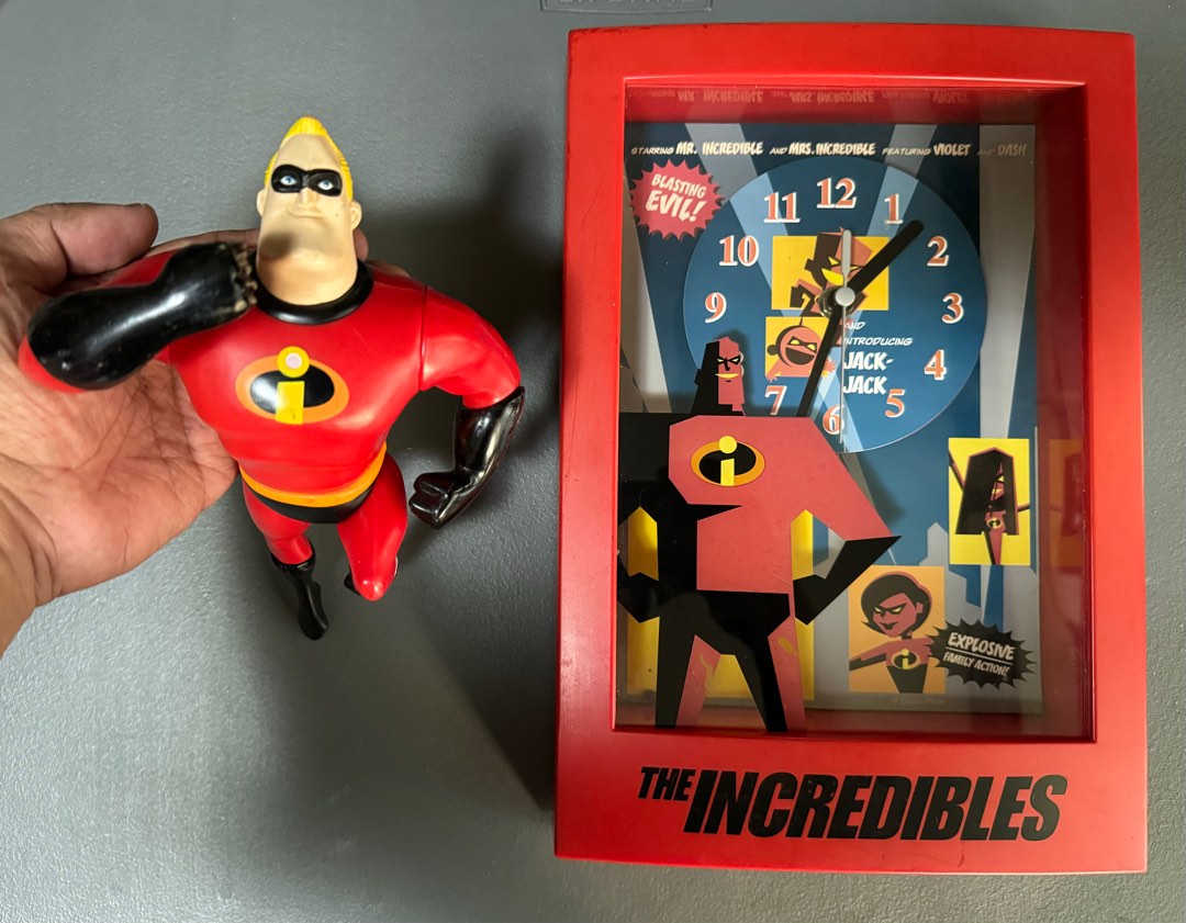 The Incredibles Wall Clock and Mr. Incredible Flying Toy Figures ...