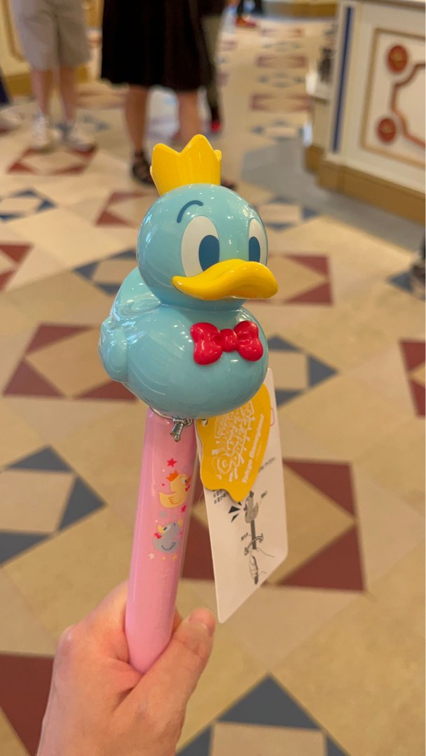 Tokyo Disneyland Donald Duck 發聲棒, 興趣及遊戲, 玩具 & 遊戲類 - Carousell