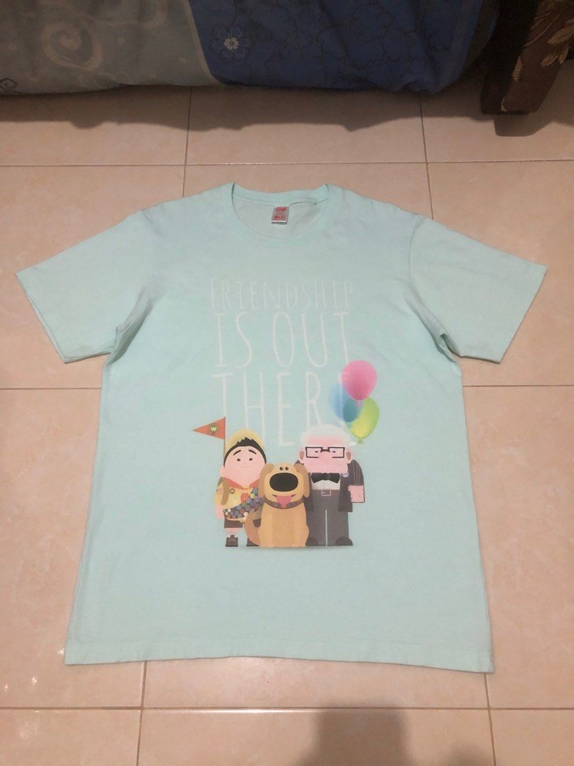 Uniqlo UTGP x Disney / Pixar Kaos biru laut Uniqlo bergambar film UP ...
