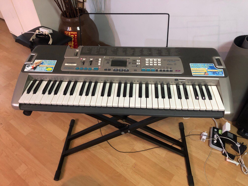 CASIO electric keyboard, Hobbies & Toys, Music & Media, Musical ...