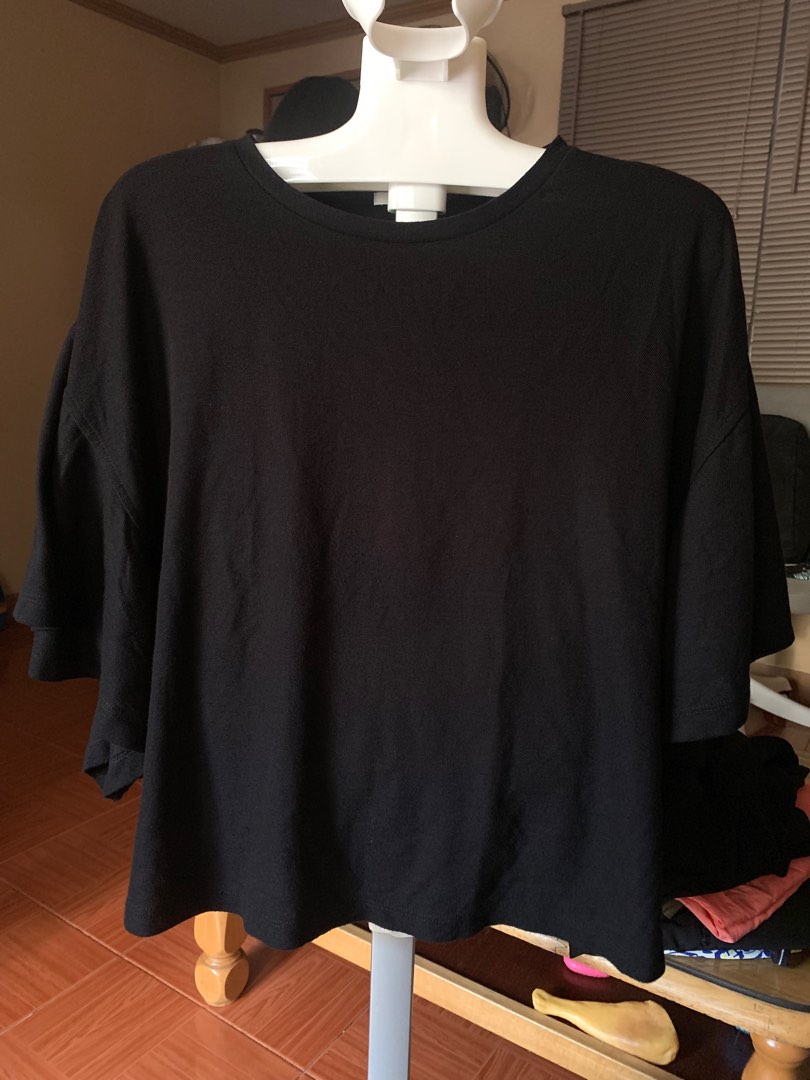 GU TOP, Women's Fashion, Tops, Blouses on Carousell