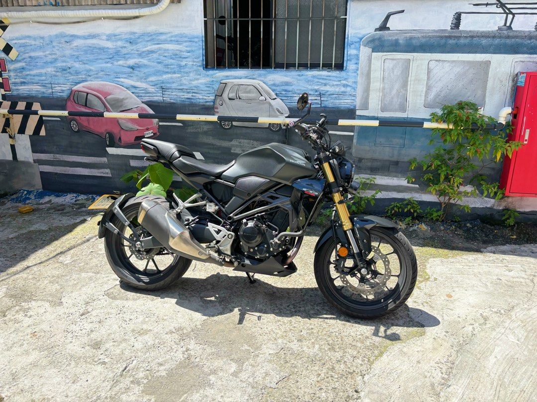 HONDA CB300R 有擋顯/滑離, 機車, 重機在旋轉拍賣