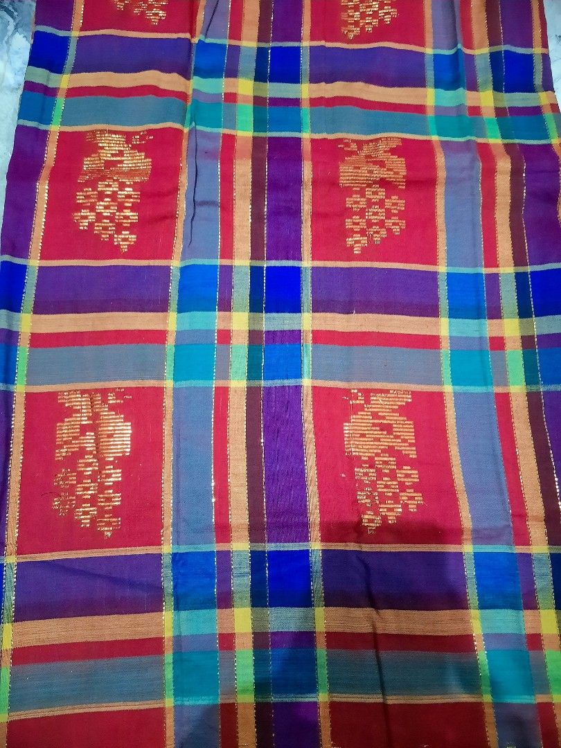 Kain songket tenun Sumatera. Kain sarong.merah gold, Desain & Kerajinan ...