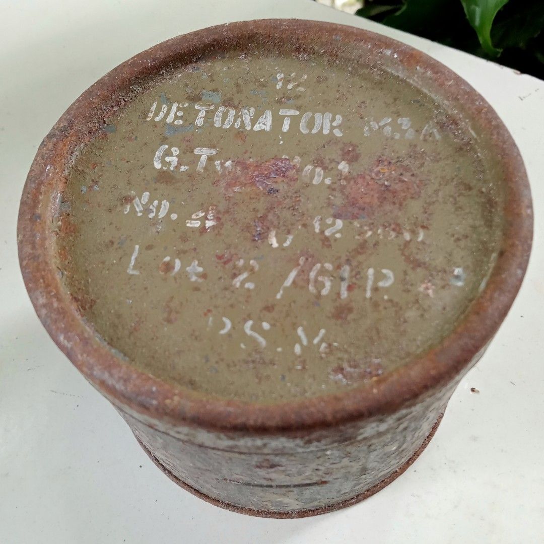 Kaleng Militer Detonator Vintage M3A 1956, Antik, Pajangan di Carousell
