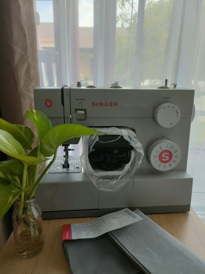 Mesin jahit Singer Heavy Duty, Elektronik, Lainnya di Carousell