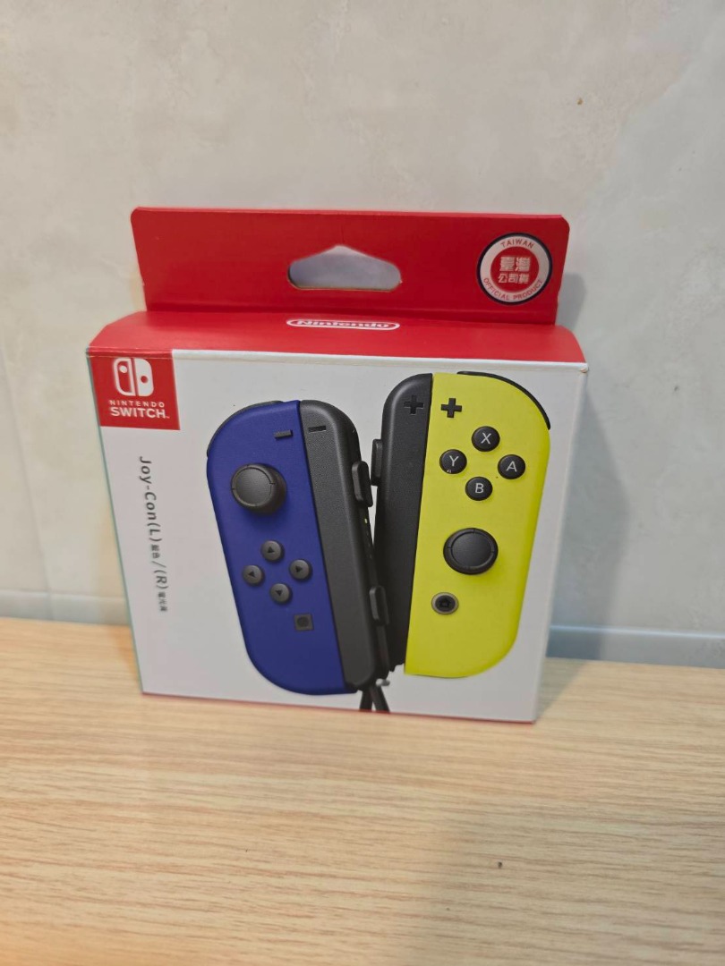 【Nintendo 任天堂】二手 NS Switch Joy-con Joycon 原廠 左右手把 電光黃 電光藍 黃藍 9成新, 電玩遊戲相關, 主機配件與周邊商品, 手把控制器在旋轉拍賣