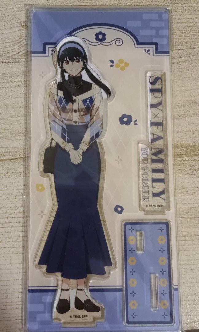 Yor Forger Acrylic Standee Spy X Family, Hobbies & Toys, Memorabilia ...