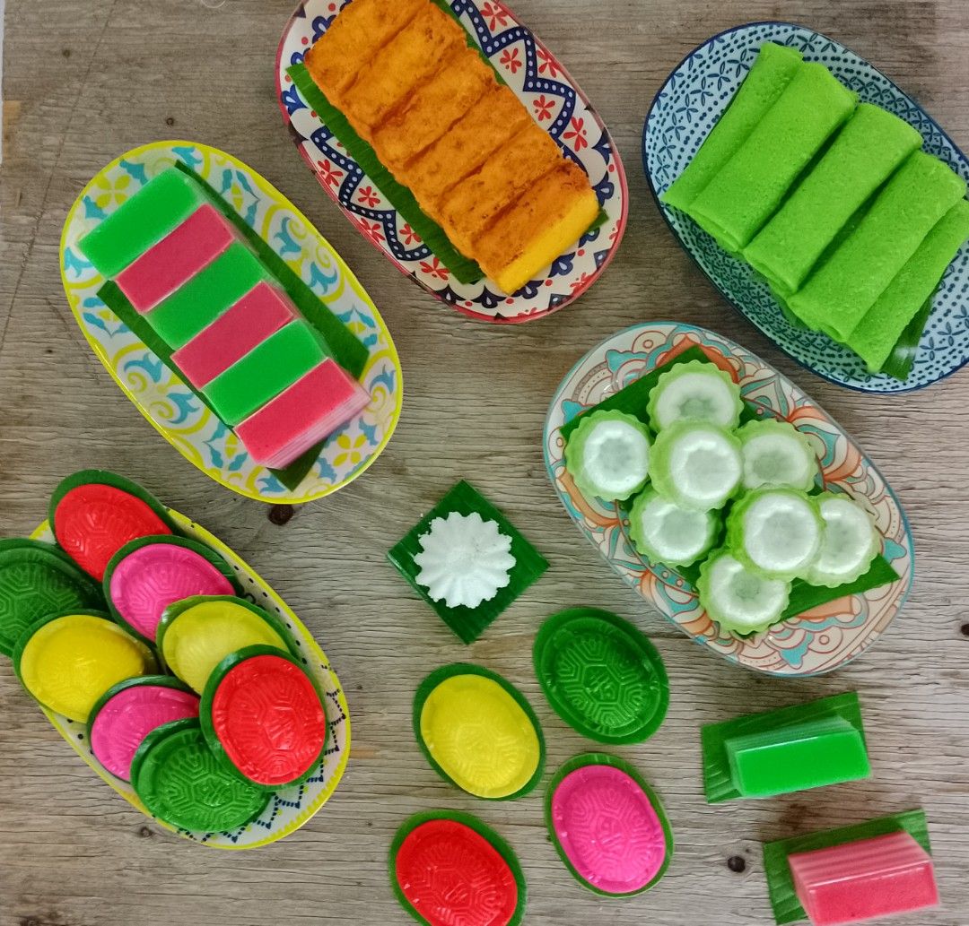 "Artificial food" fake food display "Kueh Kueh for display, Food ...