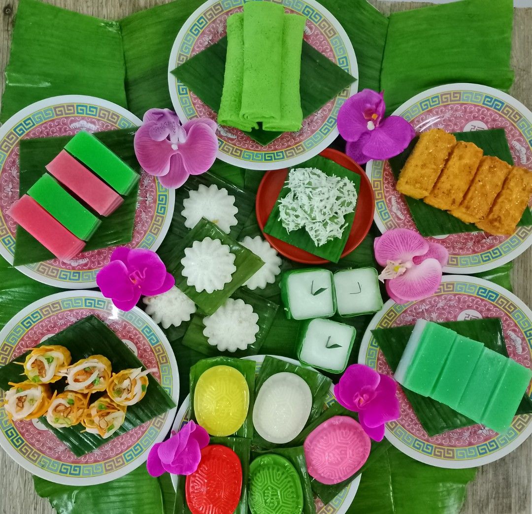 "Artificial food" fake food display "Kueh Kueh for display, Food ...