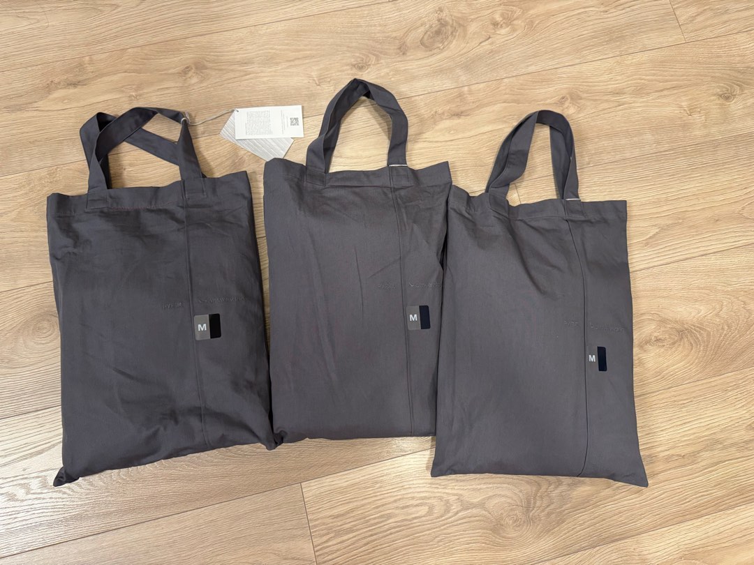 CX first class Cathay Pacific PYE 睡衣 pyjamas - brand new, 名牌, 服裝 ...