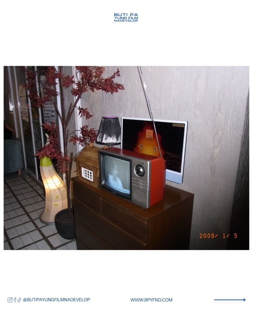 [FREE SHIPPING] RARE - RICOH Two-Tone CX2 (Black×Pink) | working ...