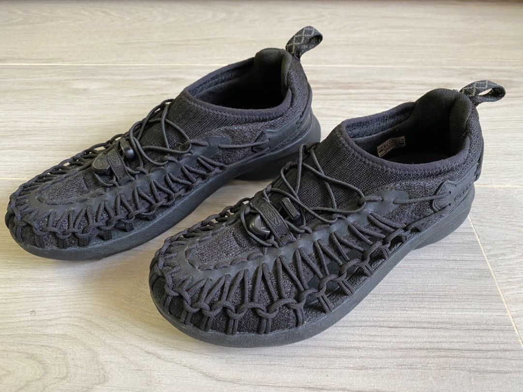 Keen Uneek SNK Black, 女裝, 鞋, 涼鞋 - Carousell