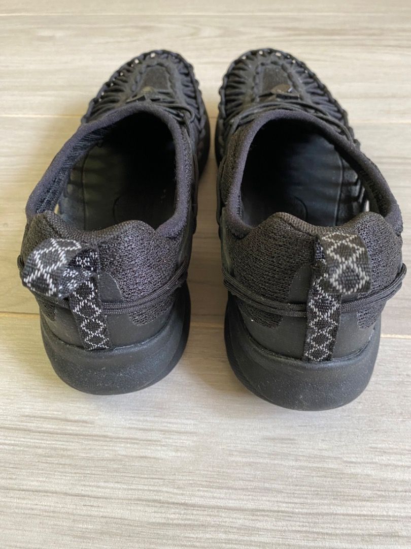 Keen Uneek SNK Black, 女裝, 鞋, 涼鞋 - Carousell