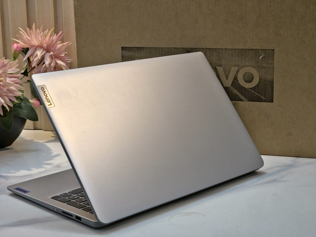 Lenovo Ideapad 82VG AMD Ryzen 5 7520U 8GB RAM 512GB SSD 15.6 inch IPS ...