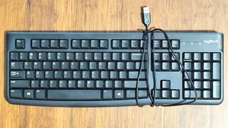 Logitech K220 Wireless Keyboard and Mouse Combo set, Sleek Designer ...