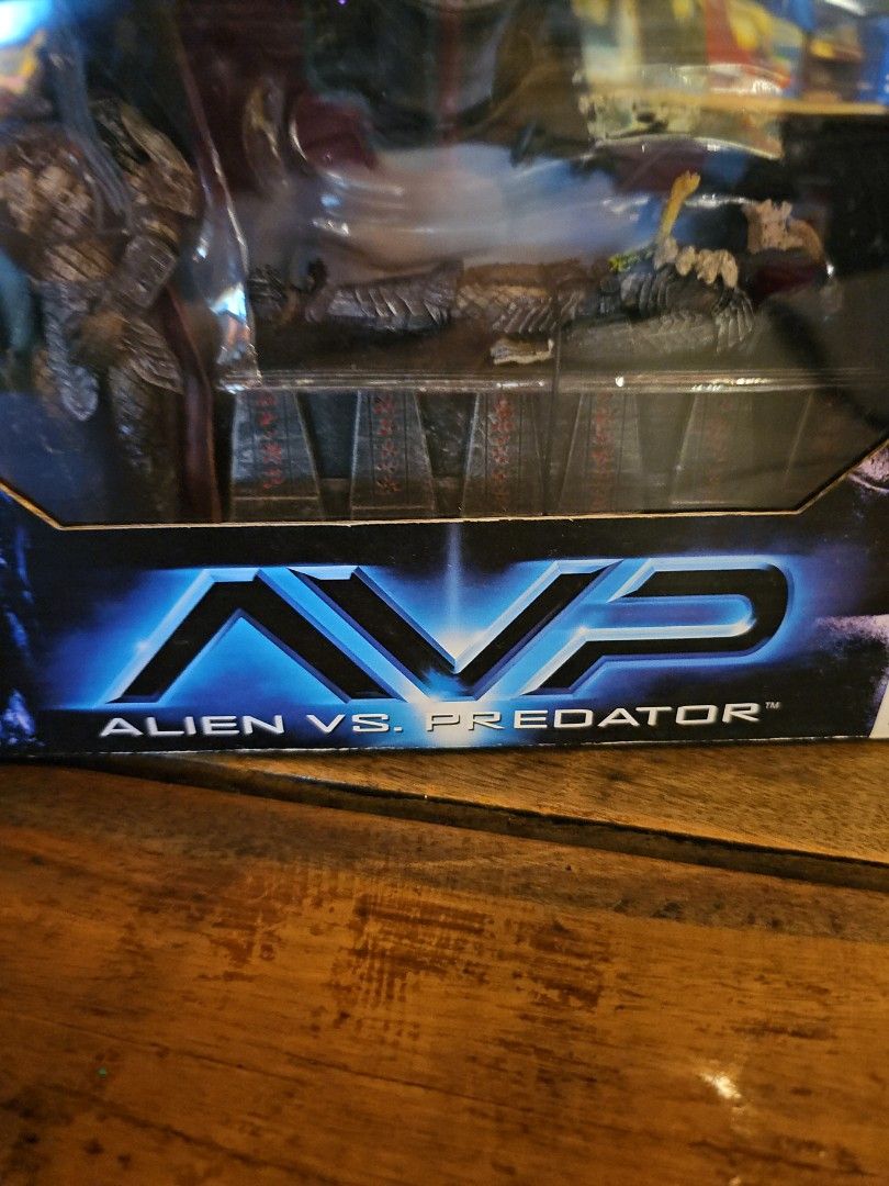 NOS AVP Alien Vs Predator Birth Of the Hybrid, Hobbies & Toys, Toys ...