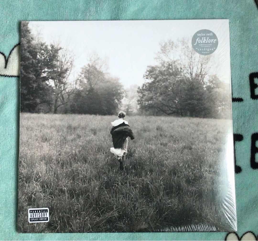 Taylor Swift folklore variant limited Vinyl (SUPER RARE), Hobbies ...