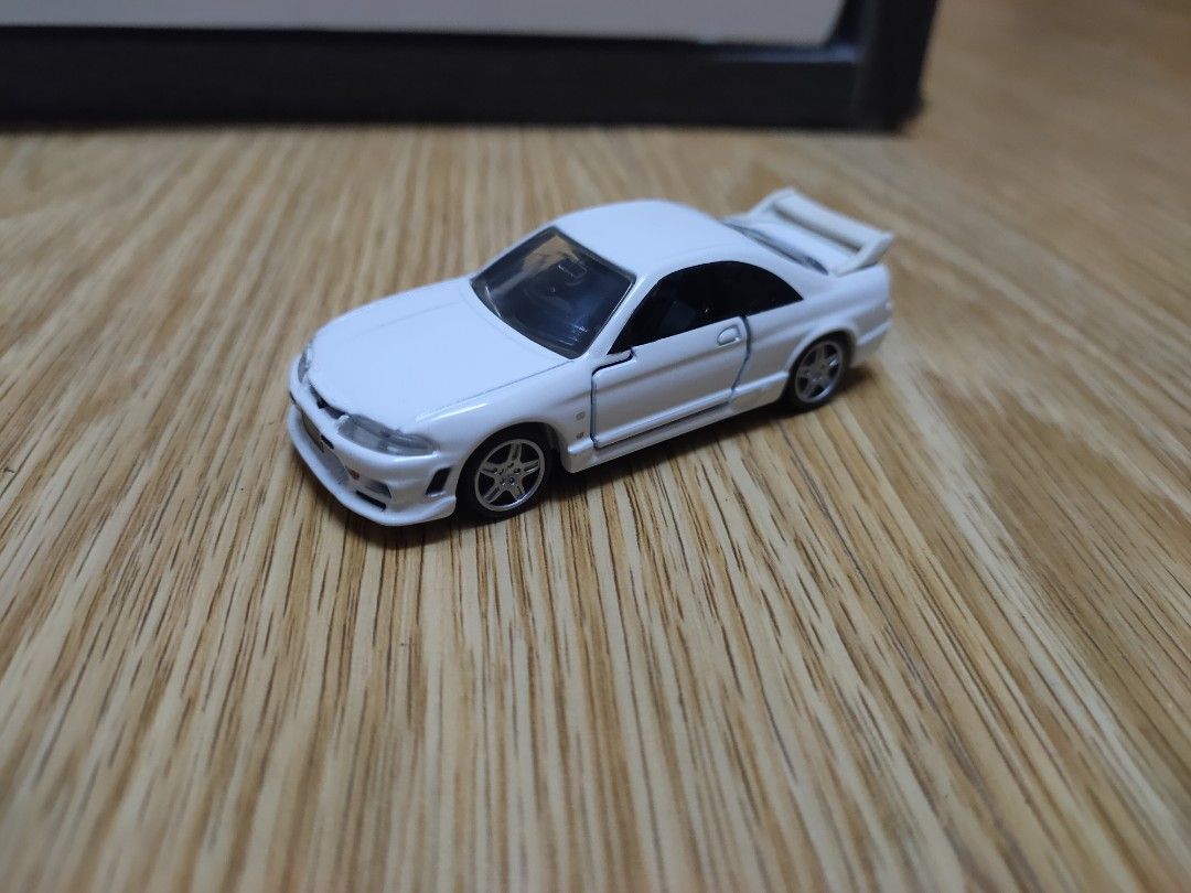 Tomica skyline R34 R33 R32, Hobbies & Toys, Toys & Games on Carousell