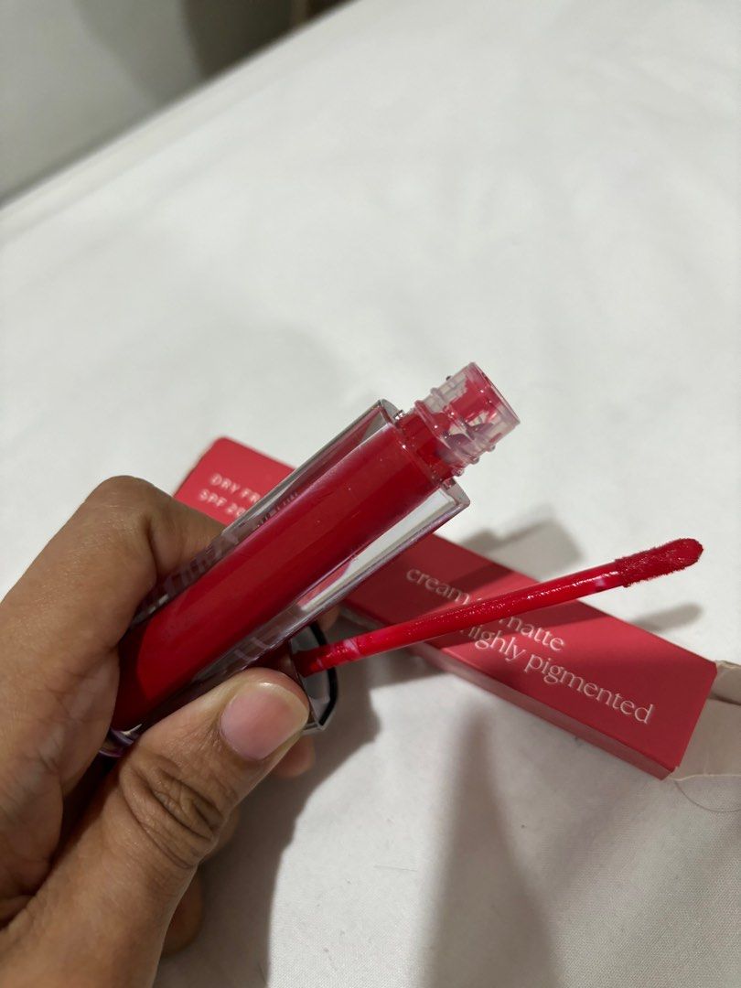 Wardah Matte Lip Cream 06 feeling Red masih Baru belum pernah dipakai ...