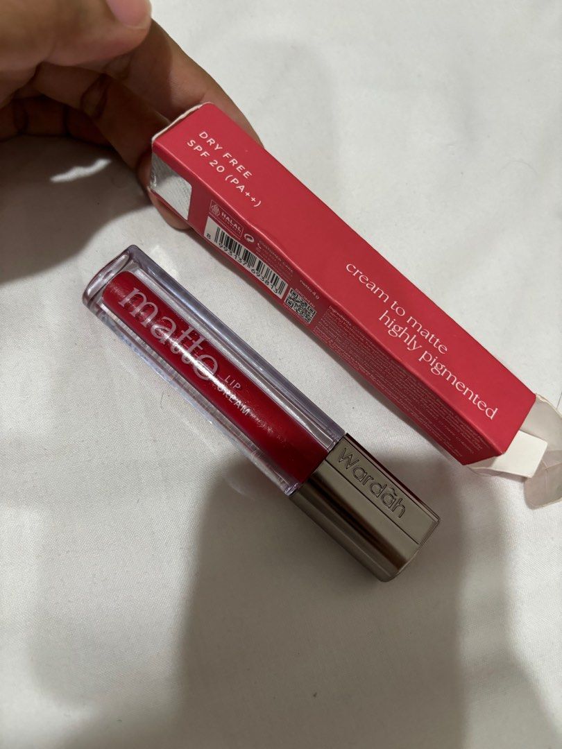 Wardah Matte Lip Cream 06 feeling Red masih Baru belum pernah dipakai ...
