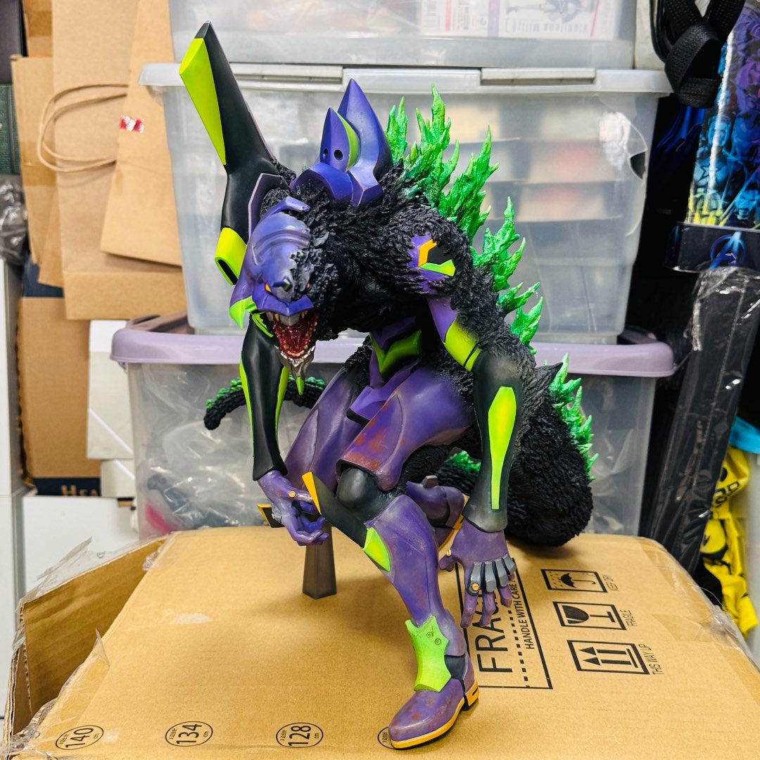 X-plus Evangelion x Godzilla 新世紀福音戰士 EVA 初號機 哥斯拉 G覺醒型態 Xplus 東寶 30cm, 興趣及遊戲, 玩具 & 遊戲類 - Carousell
