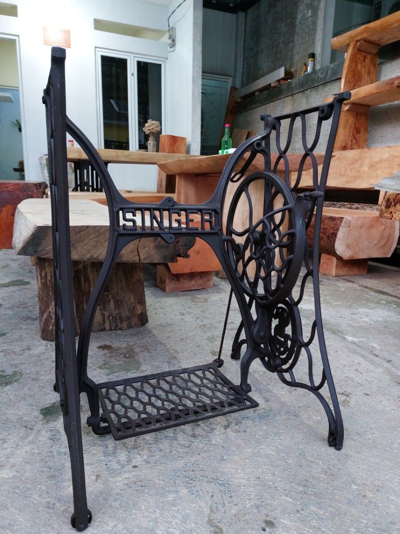 Besi rangka mesin jahit Singer, Antik, Lainnya di Carousell