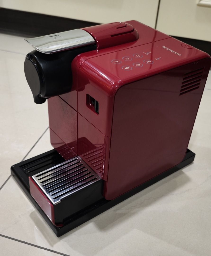 雀巢台灣原廠公司貨(義大利製)-F511蒸氣壓力咖啡機nespresso, 電視及其他電器 , 廚房用品, 咖啡機及咖啡壺在旋轉拍賣