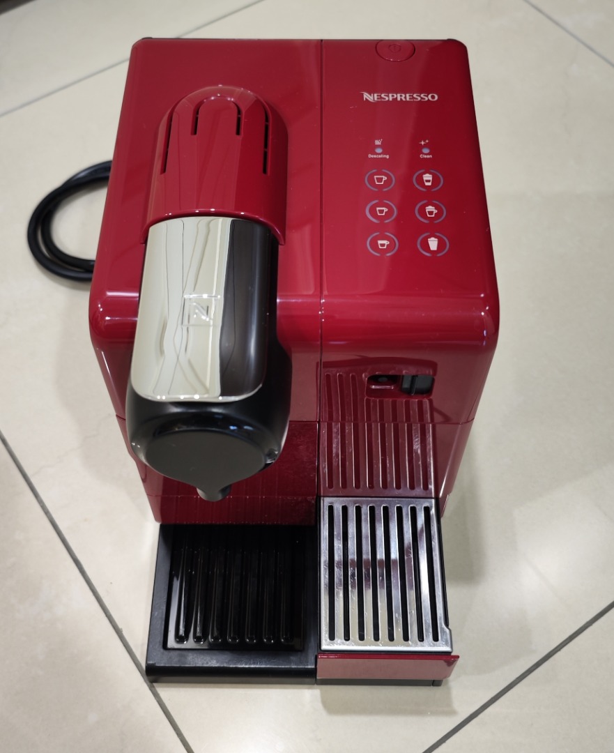 雀巢台灣原廠公司貨(義大利製)-F511蒸氣壓力咖啡機nespresso, 電視及其他電器 , 廚房用品, 咖啡機及咖啡壺在旋轉拍賣