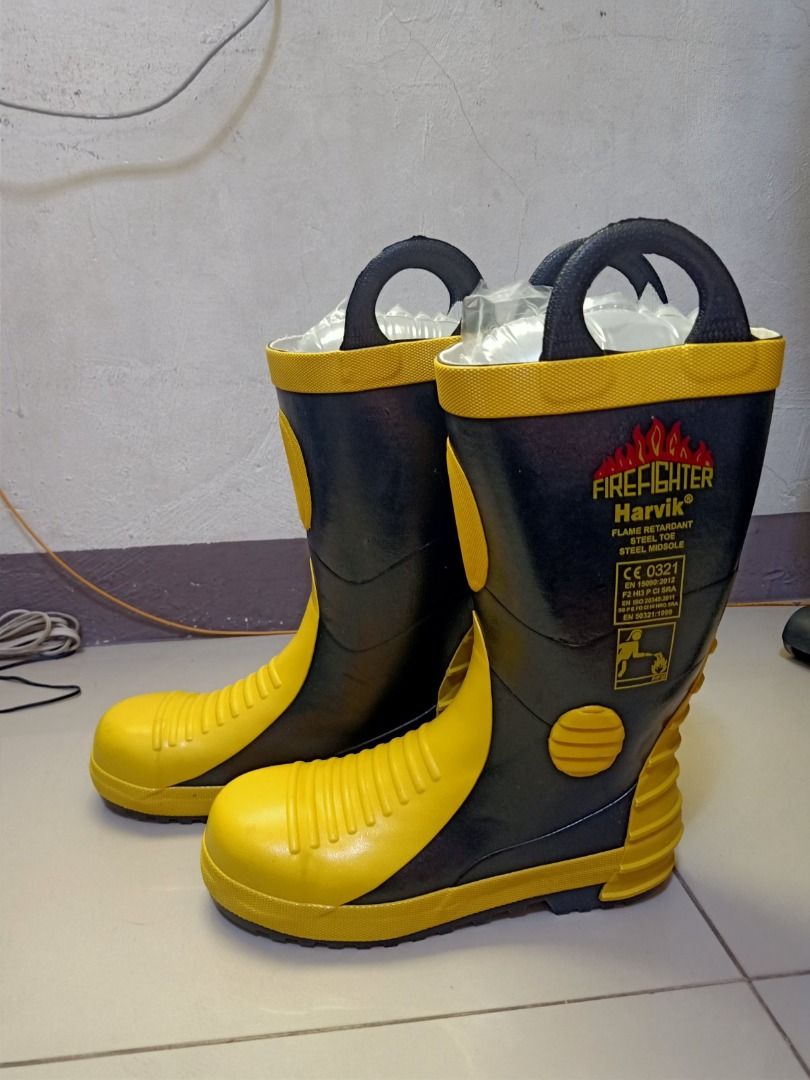 FIREMAN BOOTS, Men's Fashion, Footwear, Boots on Carousell