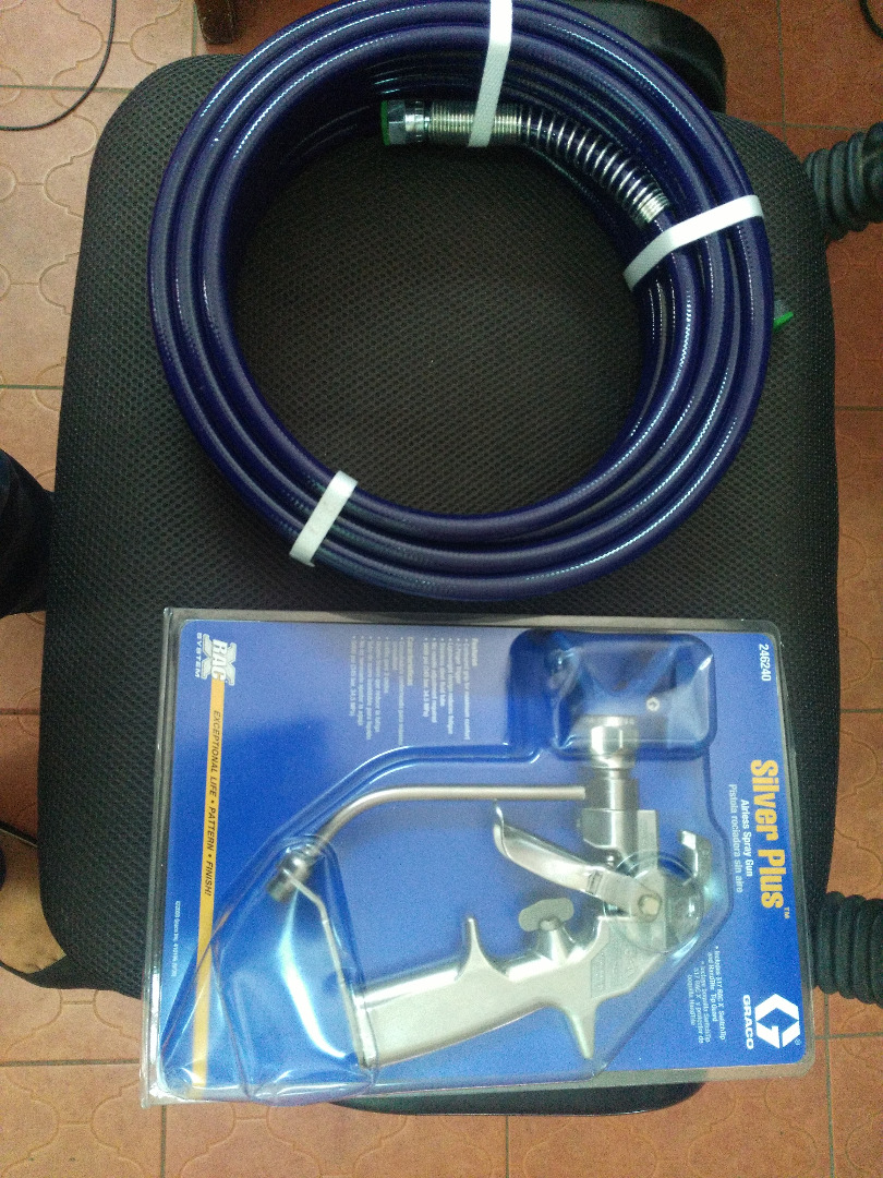 Graco Silver Plus Gun and Paint hoses, Commercial & Industrial ...