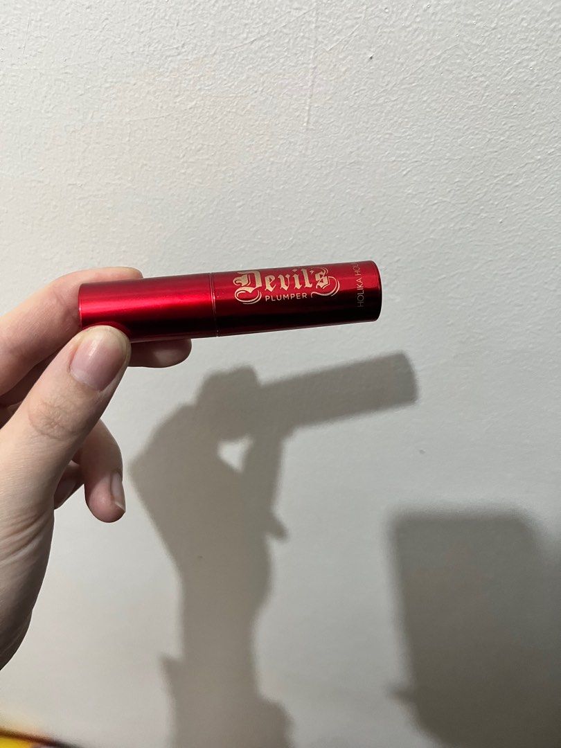 HOLIKA devil lip plumper, Kesehatan & Kecantikan, Rias Wajah di Carousell
