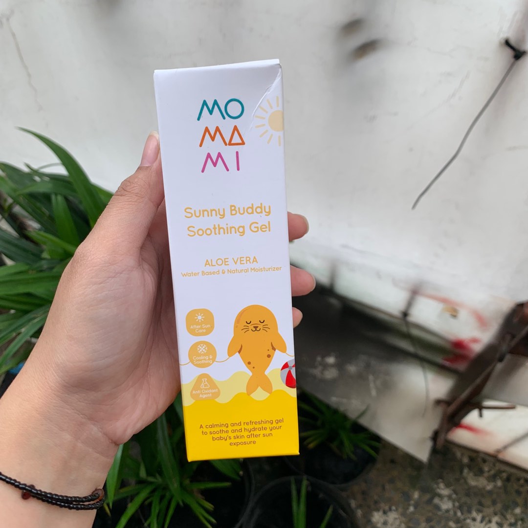 Momami Sunny Buddy Soothing Gel 100ml, Kesehatan & Kecantikan, Kulit ...