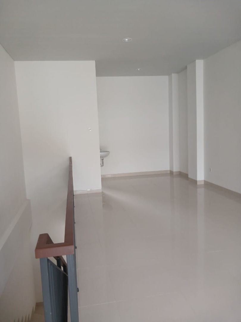 Ruko 3 Lantai 4x11 Lokasi Super Strategis Di Jalan Utama Bsd Yang Sudah ...