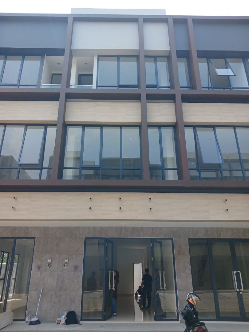 Ruko 3 Lantai 4x11 Lokasi Super Strategis Di Jalan Utama Bsd Yang Sudah ...