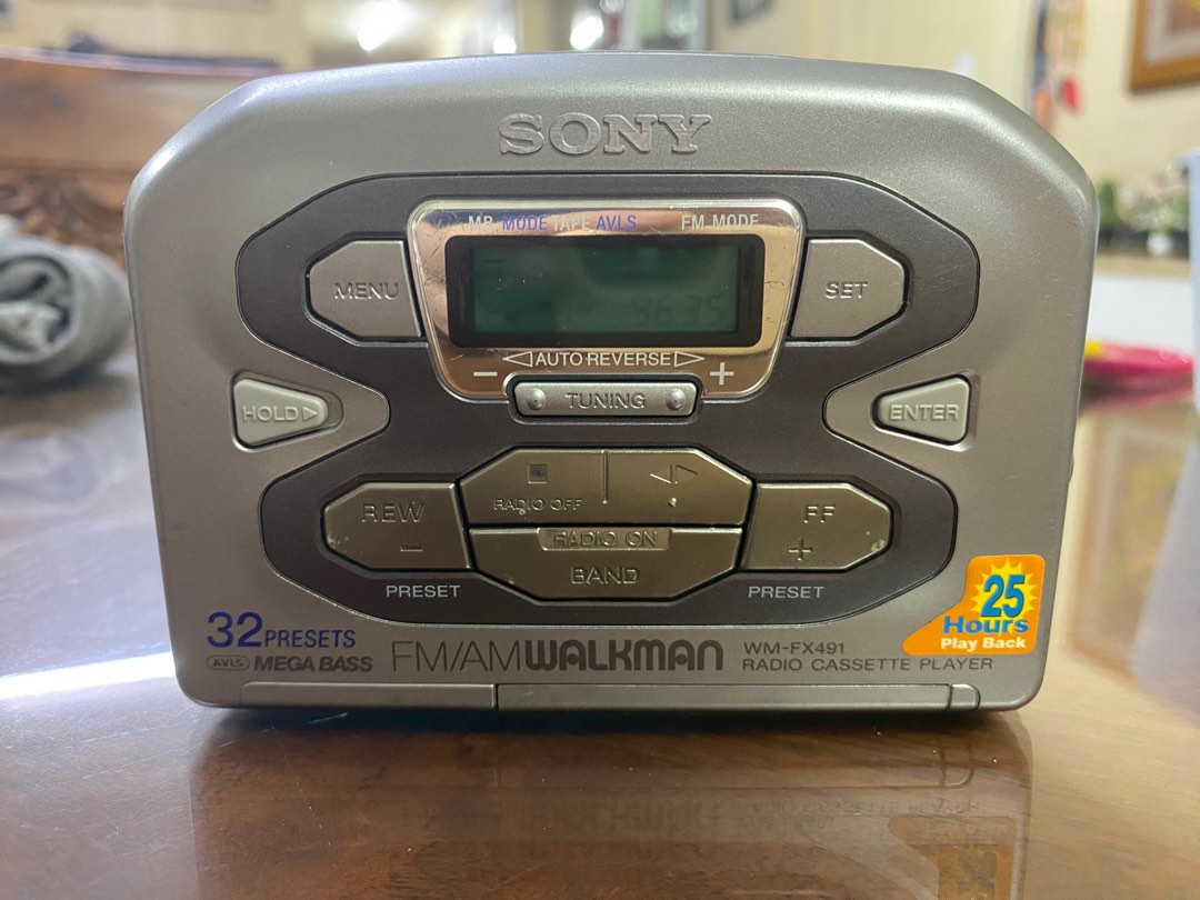 Sony WM-FX493 Am/Fm Cassette Walkman Mega Bass - For Repair Defective Radio Works Need Belt ...