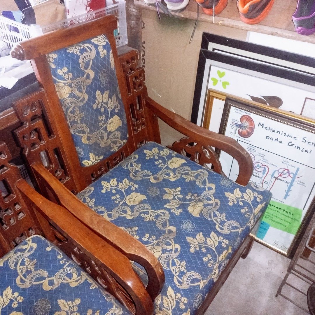1 Set Kursi Jati Ruang Tamu Lengkap dengan Bantalan Empuk & Meja Alas ...