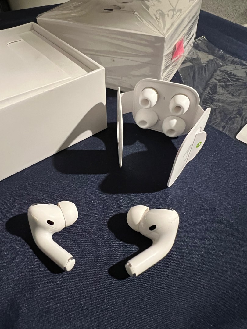 Apple AirPods Pro 1st gen (earpods only), Audio, Earphones on Carousell